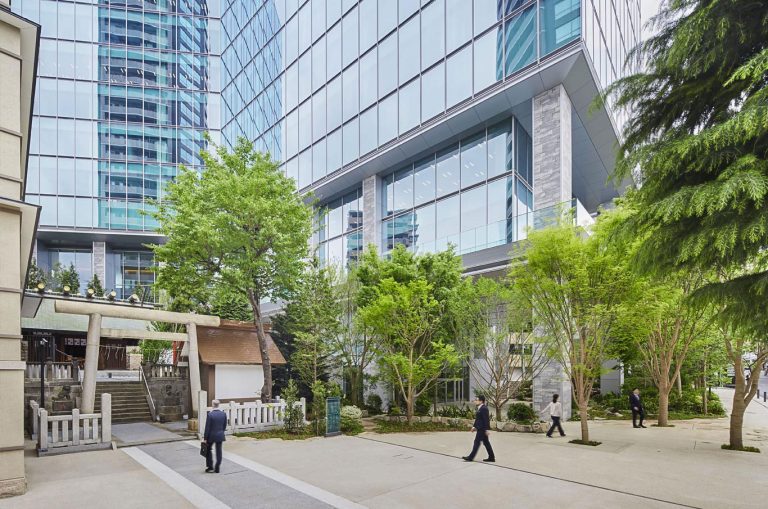 Home - Tri-Seven Roppongi