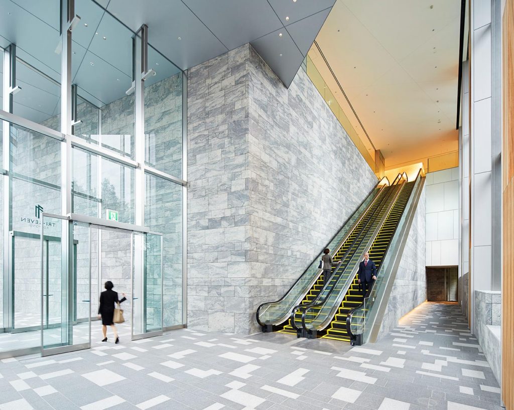 Home - Tri-Seven Roppongi